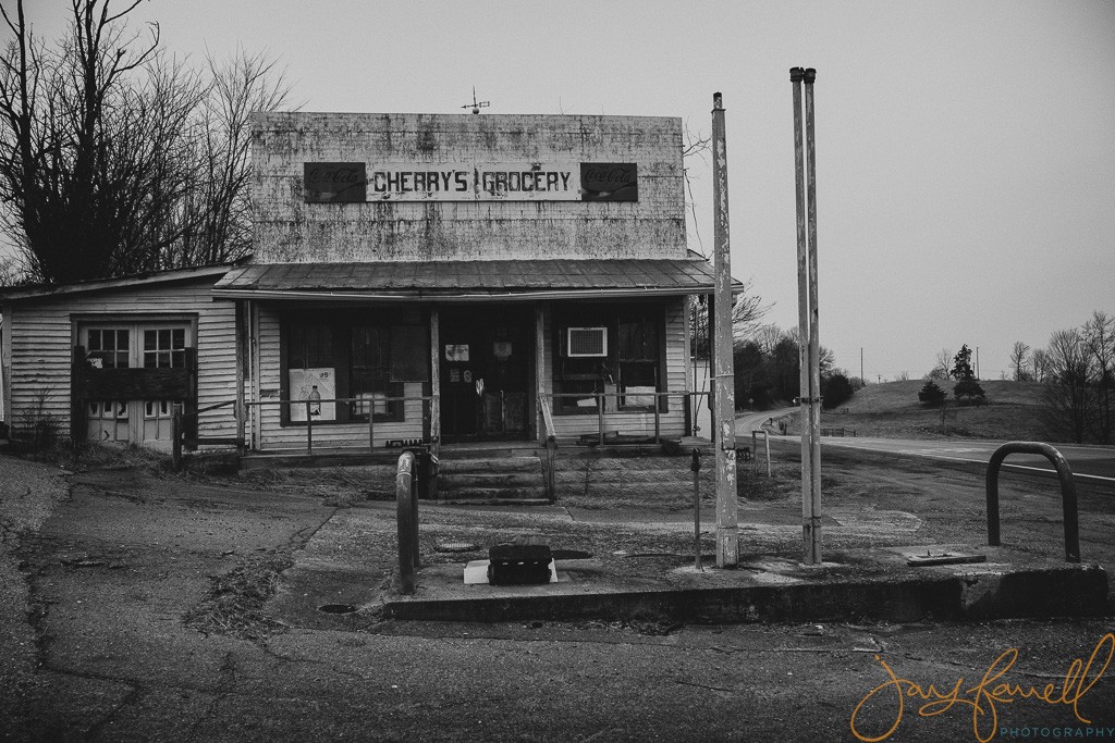 Cherry's Grocery, Moss, Tennessee - Honest Abe Log Homes & Cabins